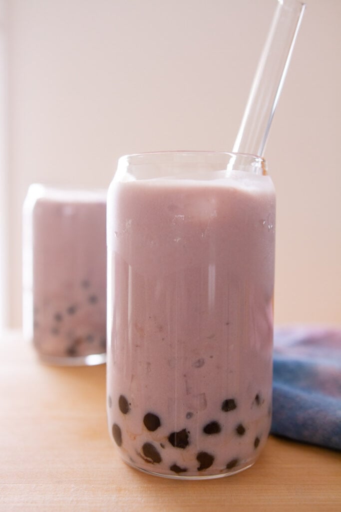taro boba milk tea 芋頭奶茶 (Taiwanese taro bubble tea)