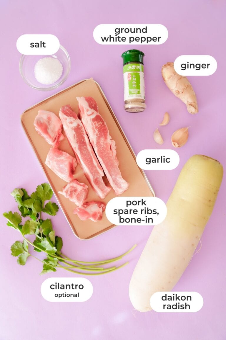 cozy daikon soup (Taiwanese soup from pork bones) 排骨蘿蔔湯