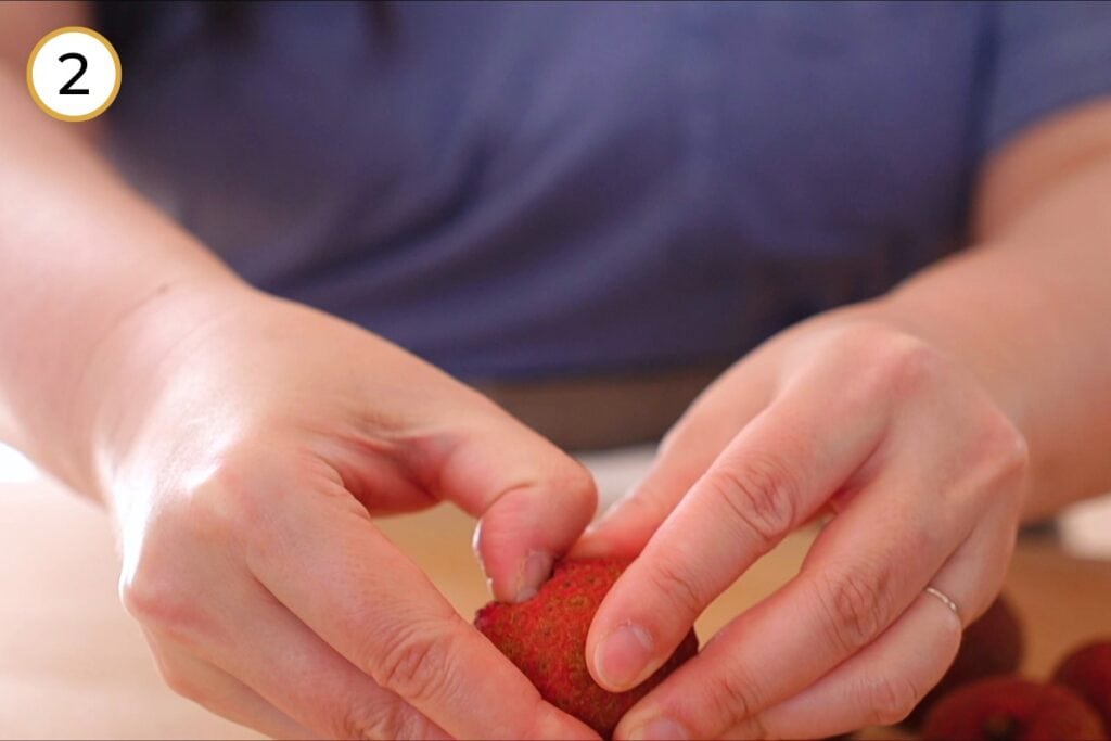how to eat lychee (chef's guide and easy way to peel)