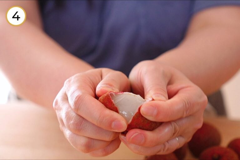 how to eat lychee (chef's guide and easy way to peel)