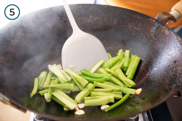 easiest yu choy recipe: 10-minute veggie stir-fry